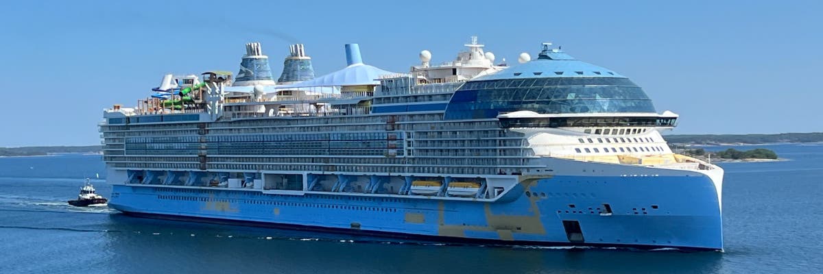 Icon of the Seas Package at Best Price | Benny’s Royal Tours